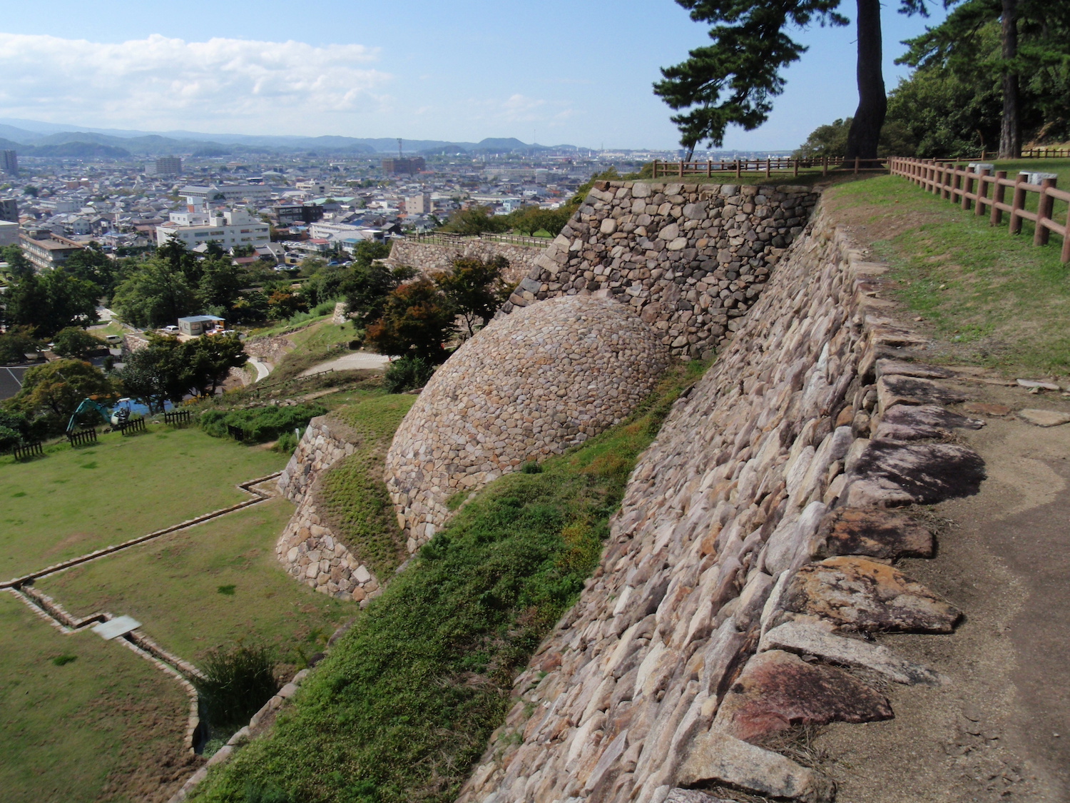 ซากปราสาททตโตริ (สวนสาธารณะคิวโช) | Travel Japan, องค์การส่งเสริมการ ...